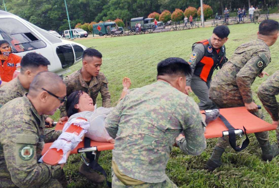 A 'miracle' rescue 60 hours after Philippine landslide - WORLD CATHOLIC NEWS